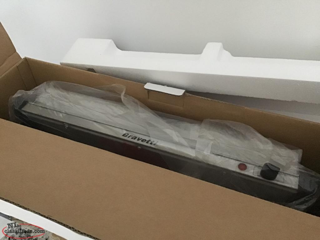 Bravetti buffet server ...New in box... - Mount Pearl, Newfoundland ...
