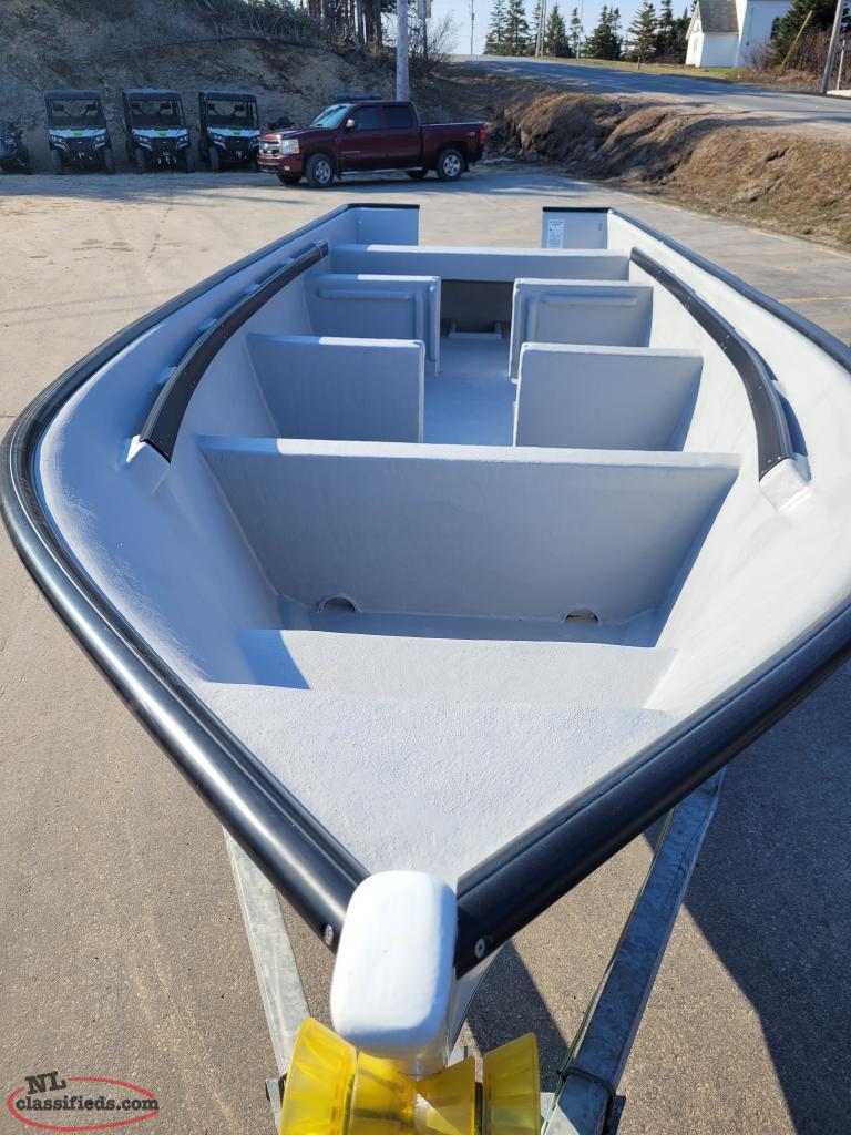 SEA SERPENT BOAT - 20' OPEN WALKTHROUGH BULKHEAD WITH STRIPS AND ...
