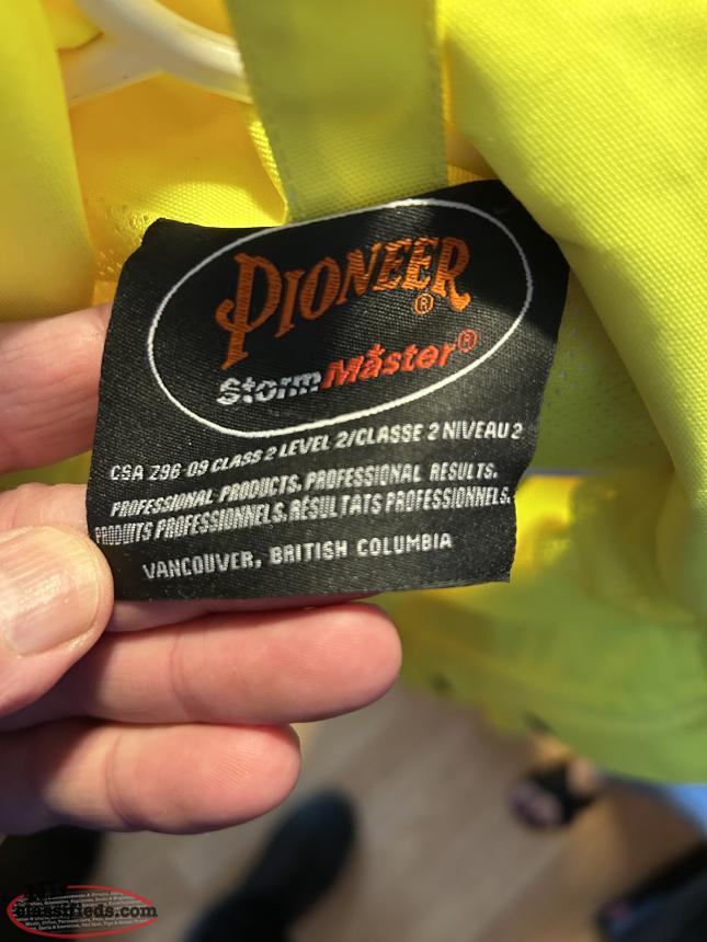 High- Viz Jacket - Bay Roberts, Newfoundland Labrador | NL Classifieds