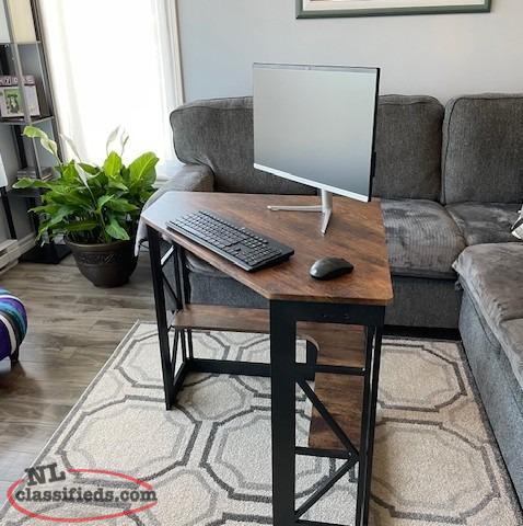 Desktop Computer and Desk - Gander, Newfoundland Labrador | NL Classifieds