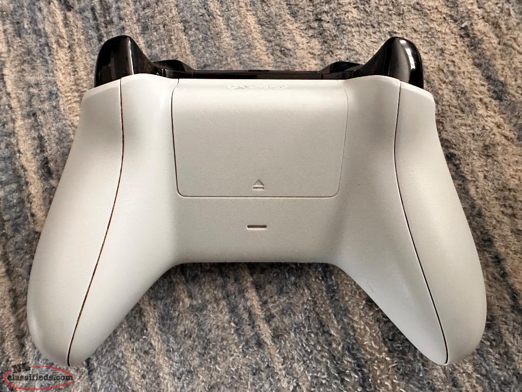 Xbox X/S Controller - White - Bay Bulls, Newfoundland Labrador | NL ...